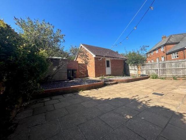 5 bedroom detached house for rent in Violet Way, Kingsnorth, Ashford TN23