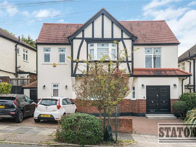 5 bedroom detached house for sale