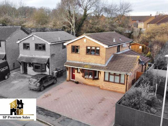 5 bedroom detached house for sale