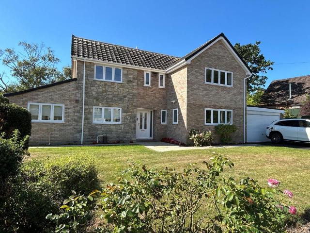 5 bedroom detached house for sale