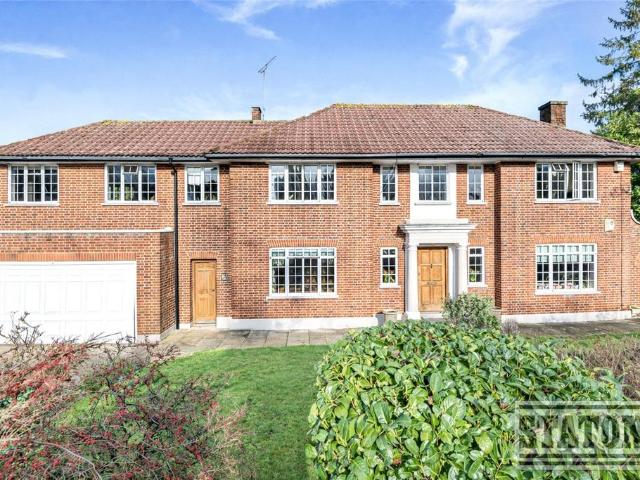 5 bedroom detached house for sale