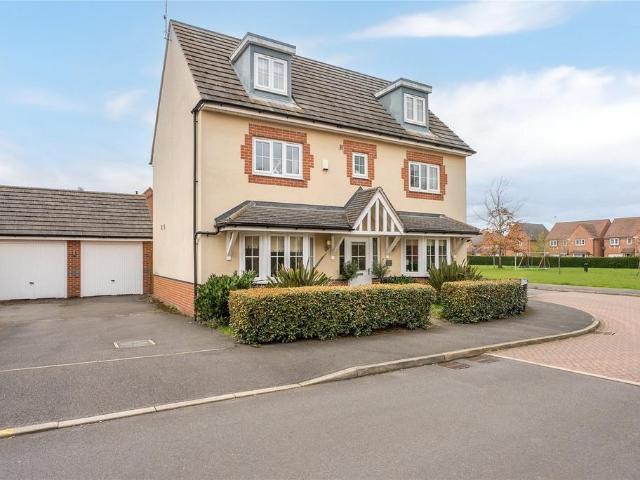5 bedroom detached house for sale