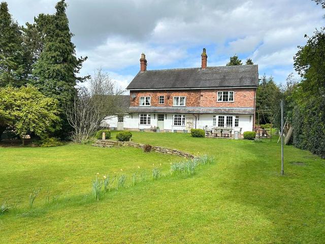 5 bedroom detached house for sale