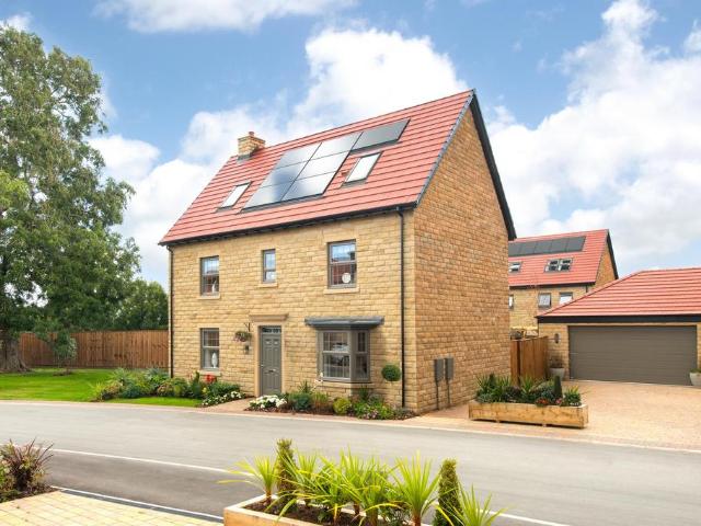5 bedroom detached house for sale