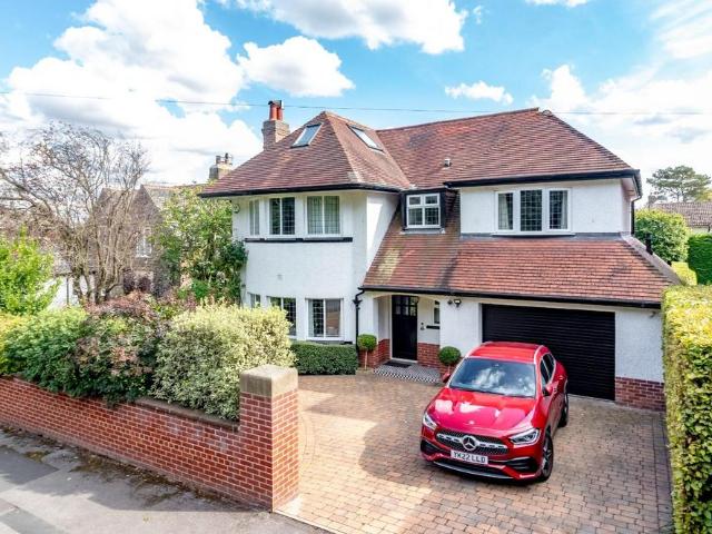 5 bedroom detached house for sale