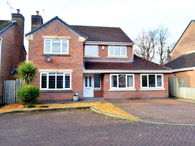 5 bedroom detached house for sale