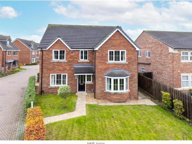 5 bedroom detached house for sale