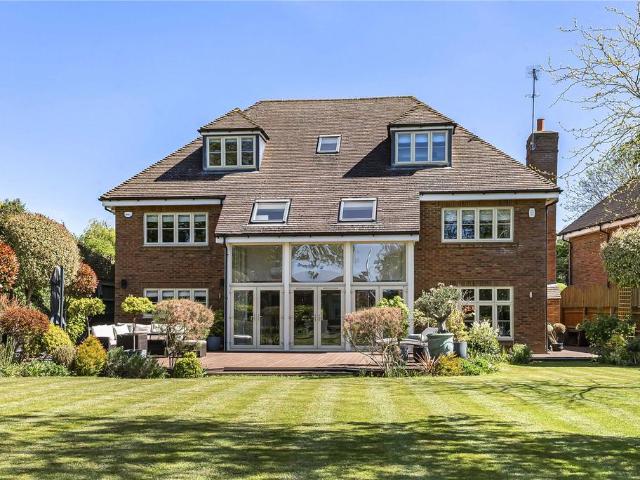 5 bedroom detached house for sale
