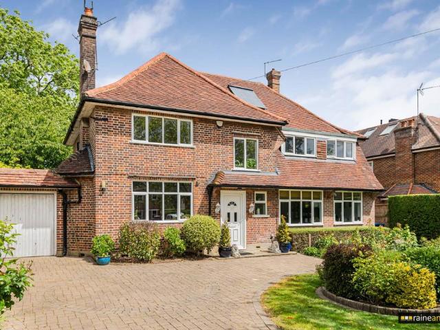 5 bedroom detached house for sale