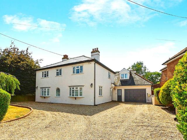 5 bedroom detached house for sale