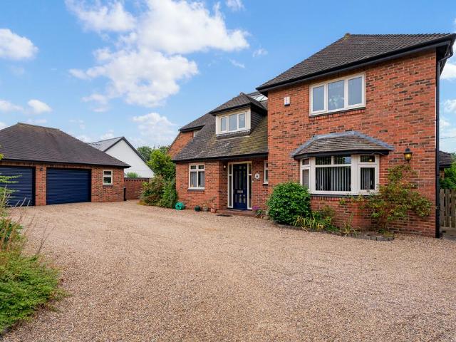 5 bedroom detached house for sale