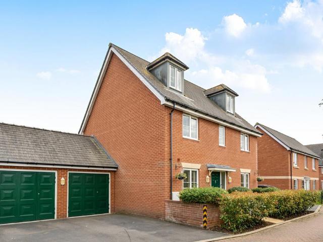 5 bedroom detached house for sale