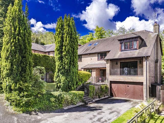 5 bedroom detached house for sale