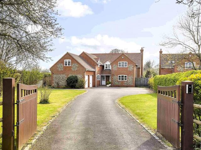 5 bedroom detached house for sale