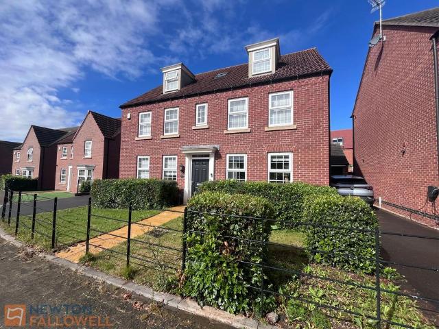 5 bedroom detached house for sale