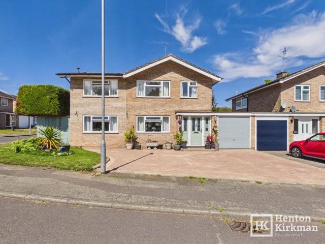 5 bedroom detached house for sale