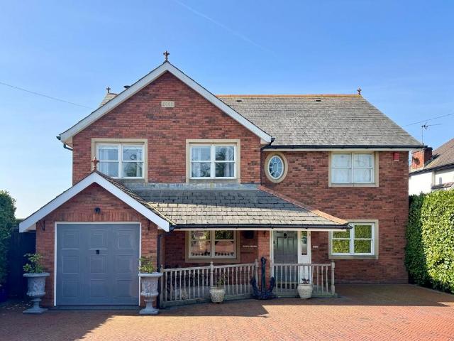 5 bedroom detached house for sale