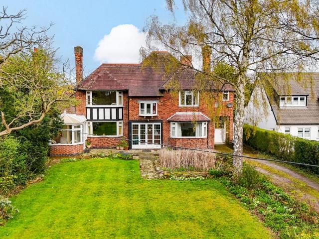 5 bedroom detached house for sale