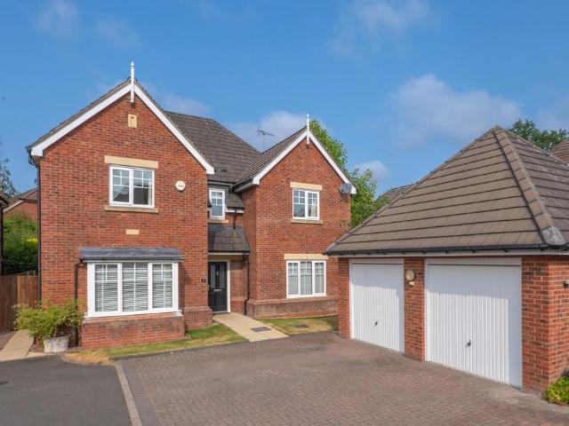 5 bedroom detached house for sale