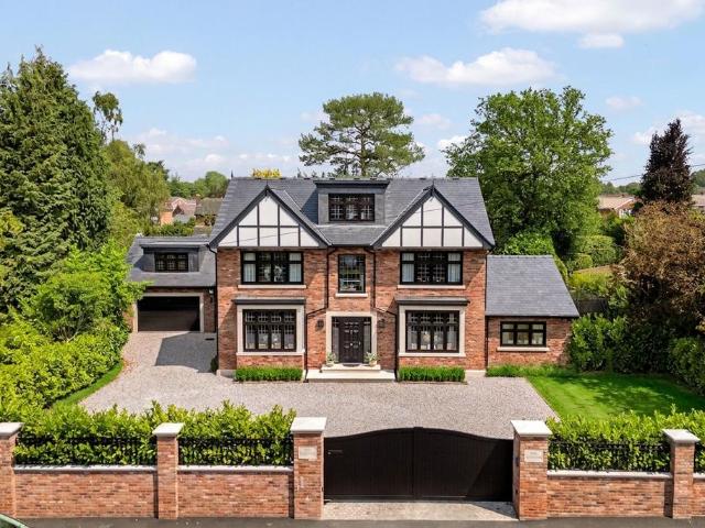 5 bedroom detached house for sale