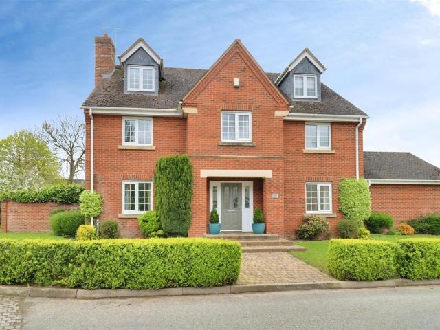 5 bedroom detached house for sale