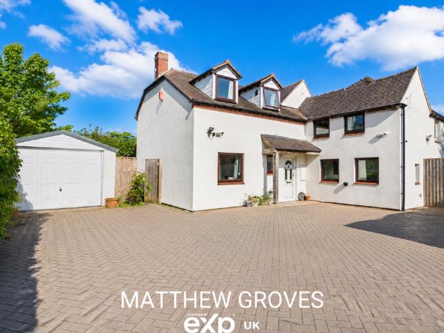 5 bedroom detached house for sale