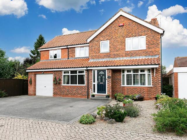 5 bedroom detached house for sale