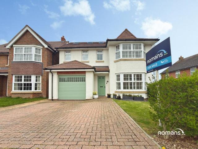 5 bedroom detached house for sale