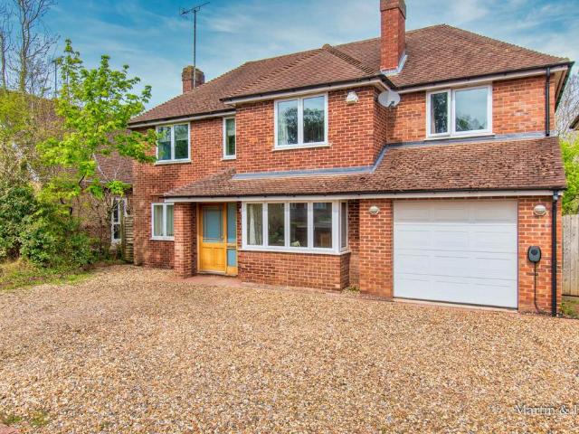 5 bedroom detached house for sale