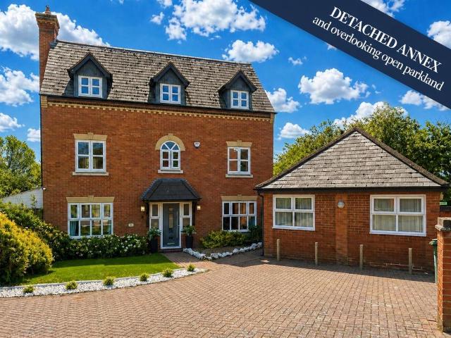 5 bedroom detached house for sale