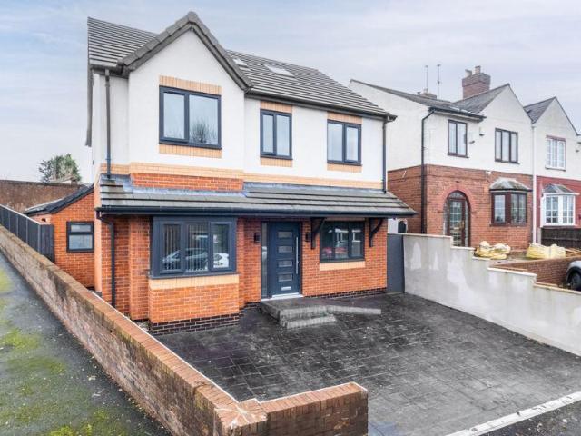5 bedroom detached house for sale