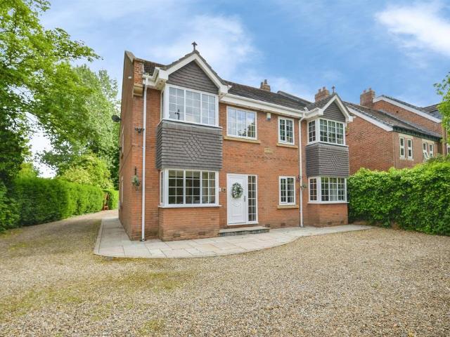 5 bedroom detached house for sale