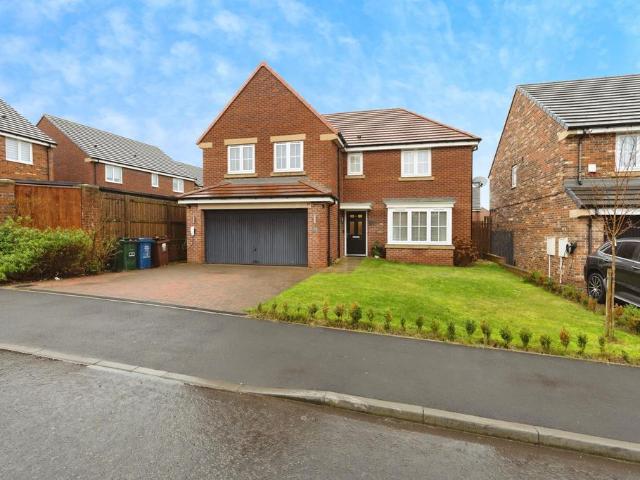 5 bedroom detached house for sale