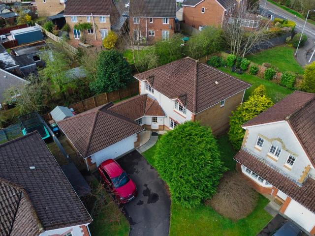 5 bedroom detached house for sale