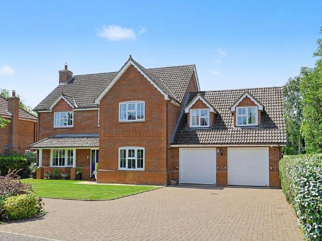 5 bedroom detached house for sale