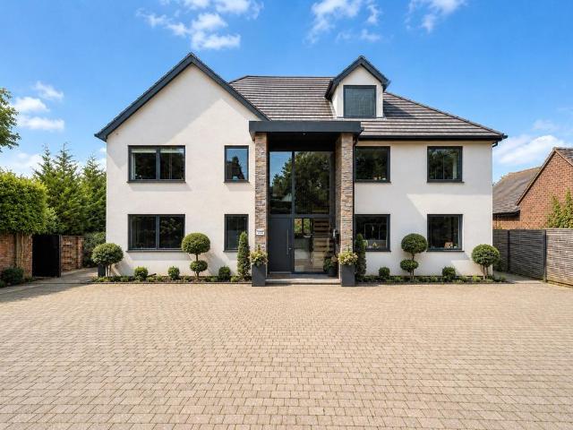 5 bedroom detached house for sale