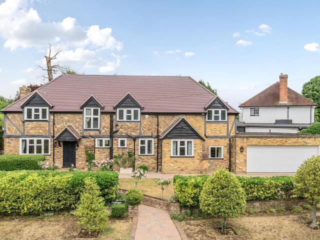 5 bedroom detached house for sale