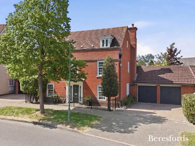 5 bedroom detached house for sale