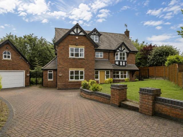 5 bedroom detached house for sale