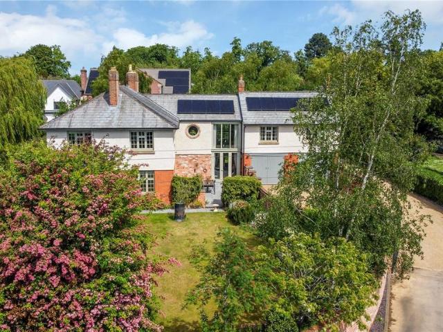 5 bedroom detached house for sale