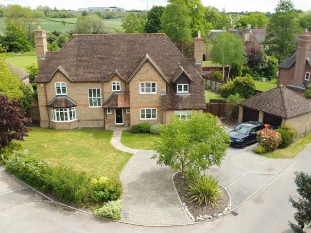 5 bedroom detached house for sale