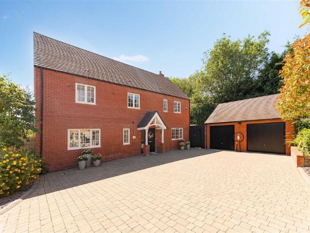 5 bedroom detached house for sale