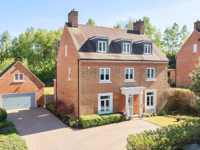 5 bedroom detached house for sale