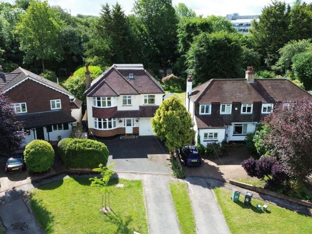 5 bedroom detached house for sale