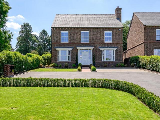 5 bedroom detached house for sale