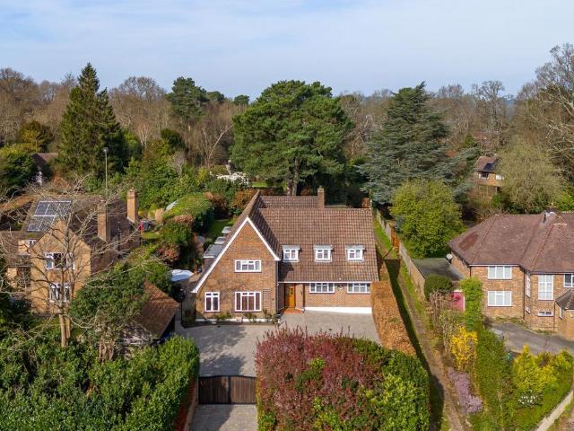 5 bedroom detached house for sale
