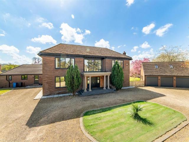 5 bedroom detached house for sale