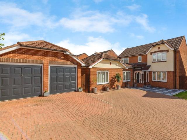 5 bedroom detached house for sale