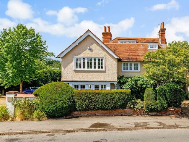 6 bedroom detached house for sale