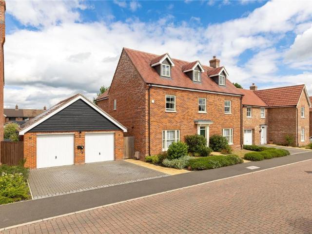 5 bedroom detached house for sale